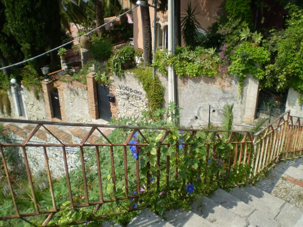 Taorminan matkakuvat - Rappuset Taorminasta Naxokseen | Napsu